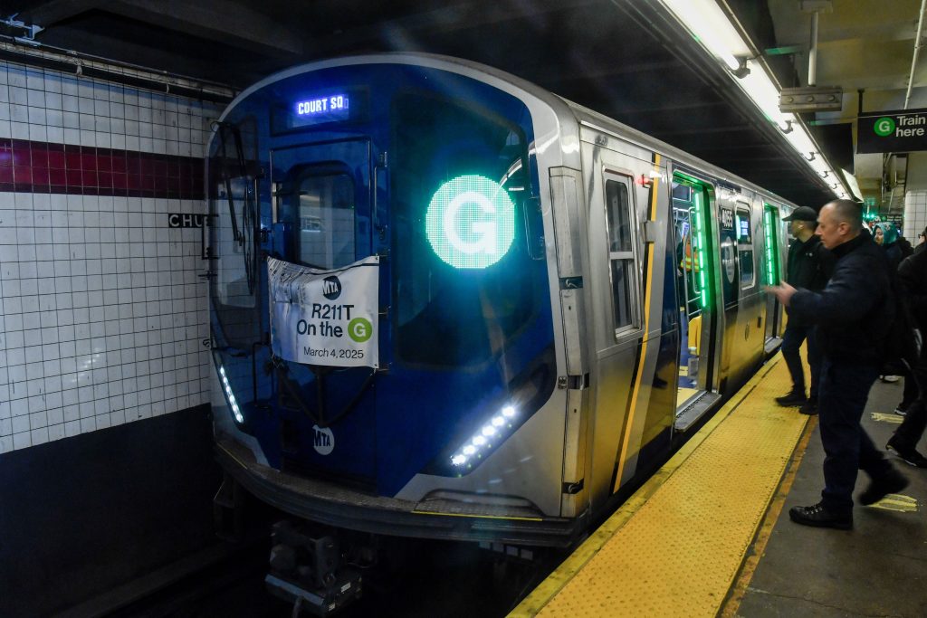 G Train Fleet Gets Younger and Older, Simultaneously - Greenpoint Star ...